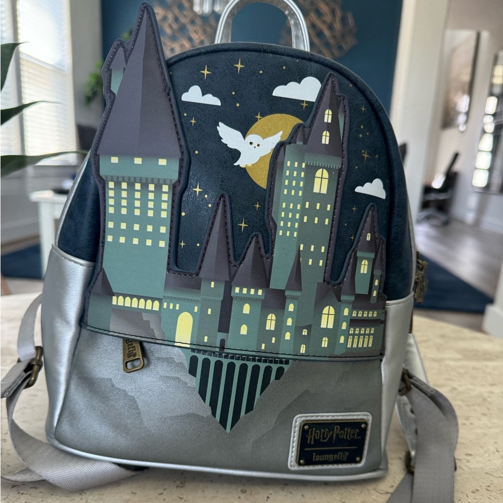 Loungefly Harry Potter Hogwarts Castle Backpack - Gem